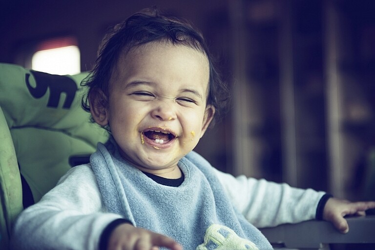 21 Fun Images of People Laughing