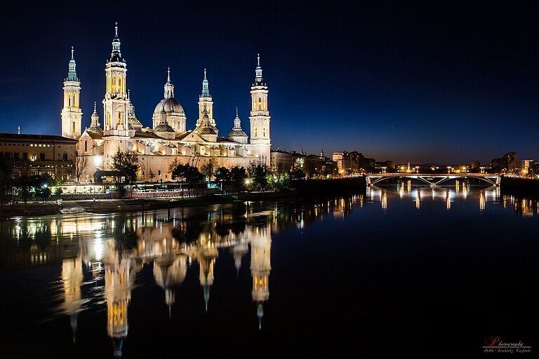 23 Remarkable Mirror Images of Reflections