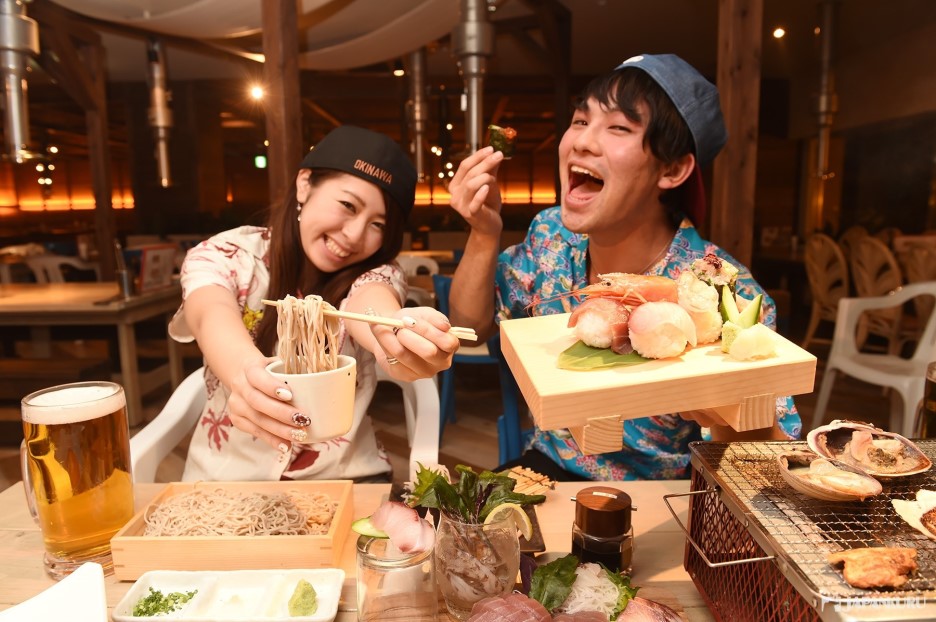 26 Images with a Hunger for a Good Meal - Photos at the Dinner Table